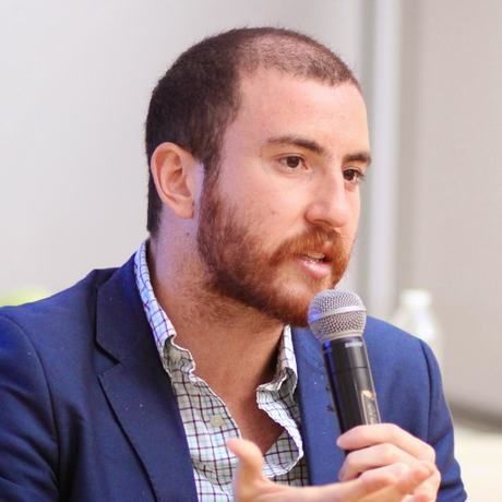 Manuel Morato | Hacking for good | CreativeMornings/MX