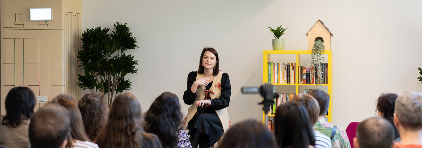 Ana Rubeli | NATIVE | CreativeMornings/BUC