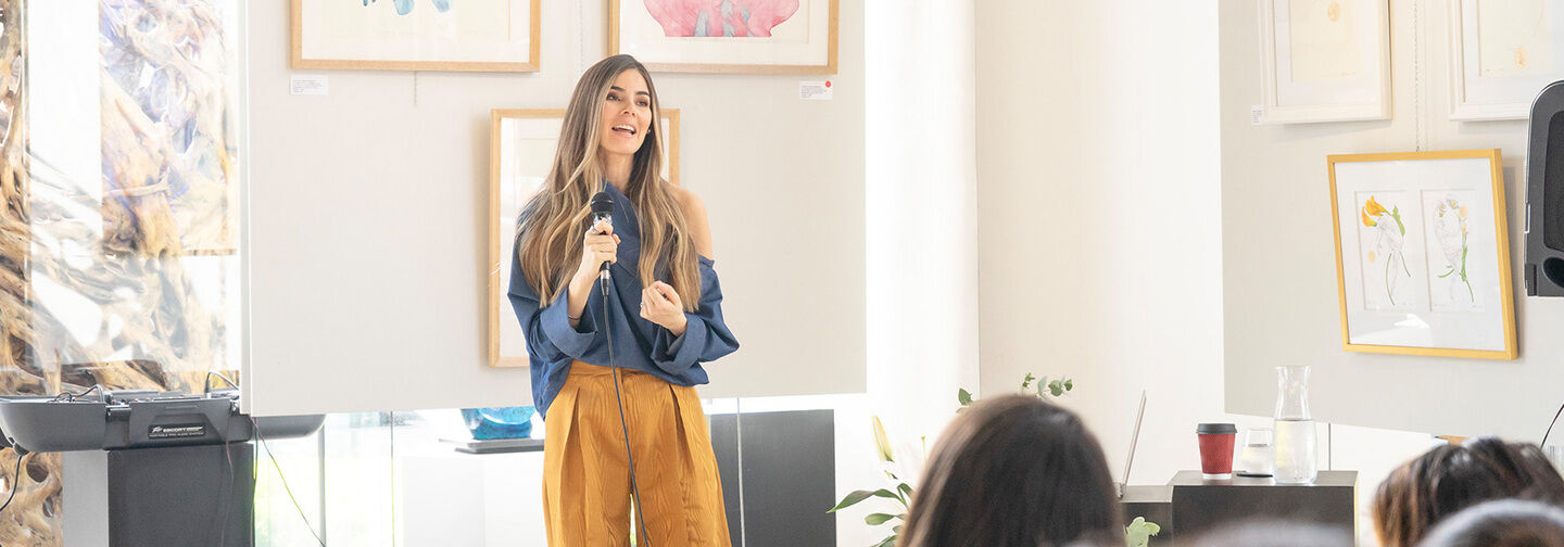 CARLA CARDONA | Productora y anfitriona en paralelo | CreativeMornings/GUA
