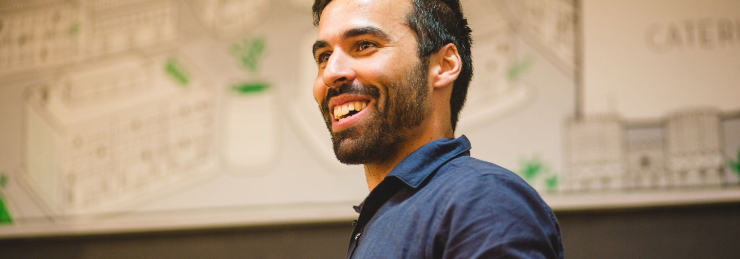 Adrián Mora Maroto | MOMENTOS con Adrián Mora Maroto | CreativeMornings/VLC