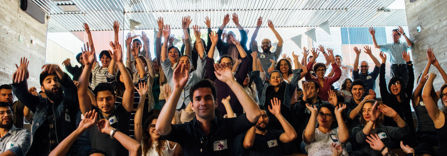 Bennett Peji | R I E S G O con Bennett Peji, Judith Medrano y Katie ...