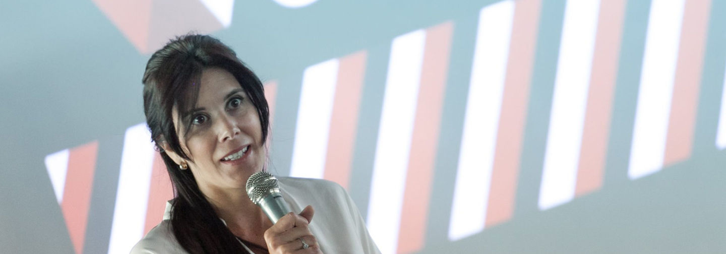 Laura Zommer | Verificar el discurso | CreativeMornings/BUE