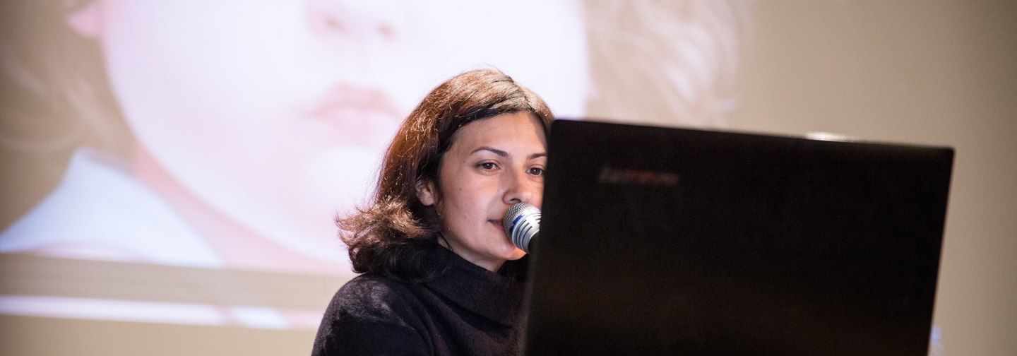 Roxana Gamart | Chaos and Visual Arts | CreativeMornings/BUC