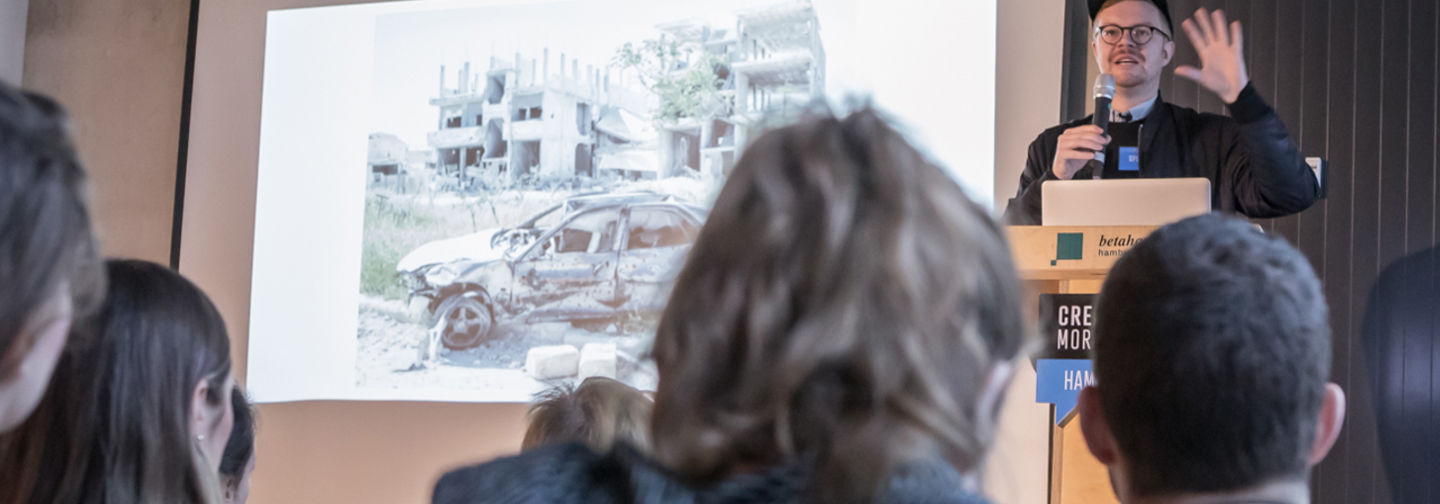 Robin Hinsch | Photographing a Surreal Landscape | CreativeMornings/HH